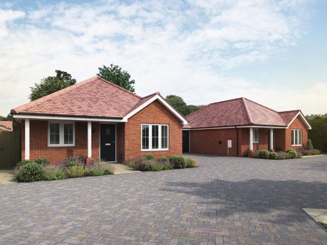 2 bedroom detached bungalow for sale