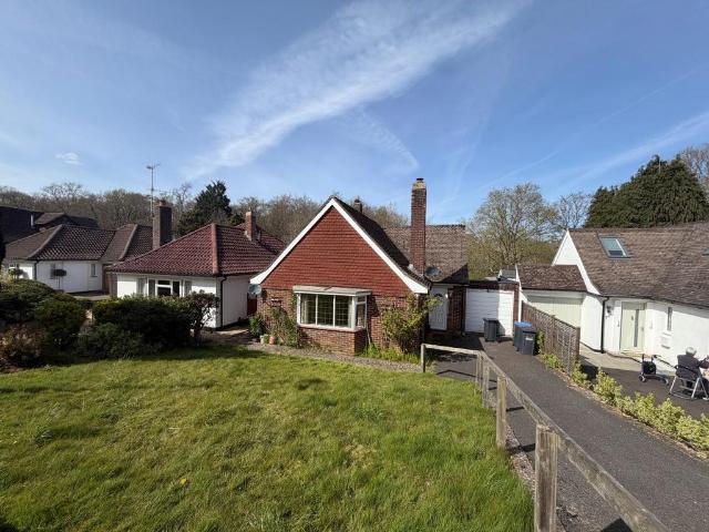 2 bedroom detached bungalow for sale