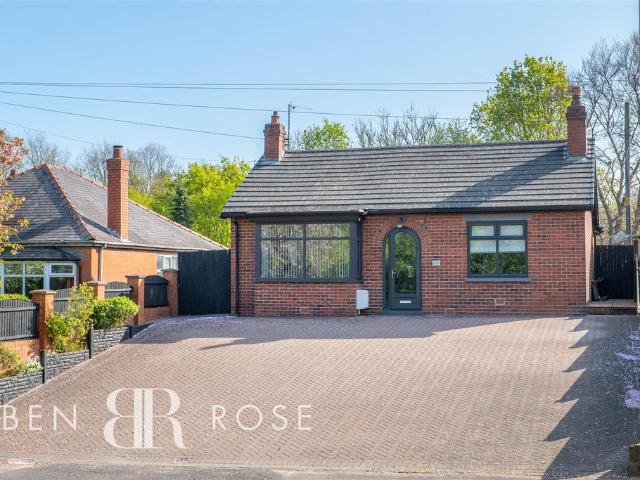 2 bedroom detached bungalow for sale