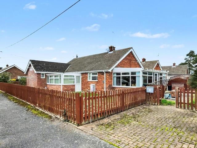 2 bedroom detached bungalow for sale