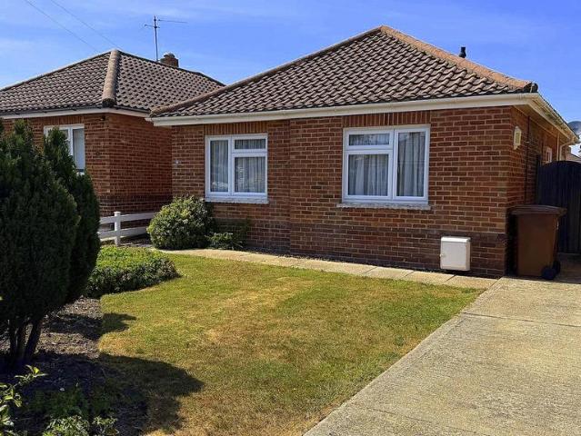 2 bedroom detached bungalow for sale
