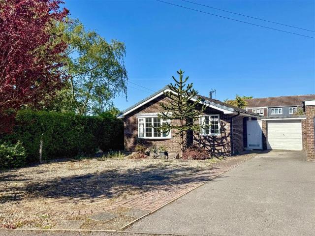 2 bedroom detached bungalow for sale