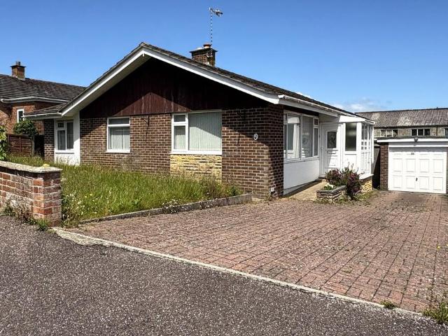 2 bedroom detached bungalow for sale