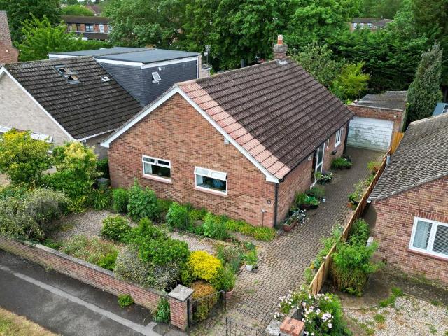 2 bedroom detached bungalow for sale