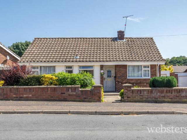 2 bedroom detached bungalow for sale