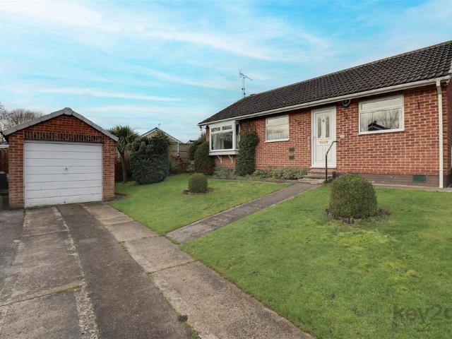 2 bedroom detached bungalow for sale