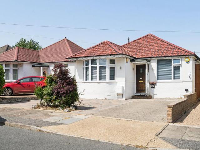 2 bedroom detached bungalow for sale