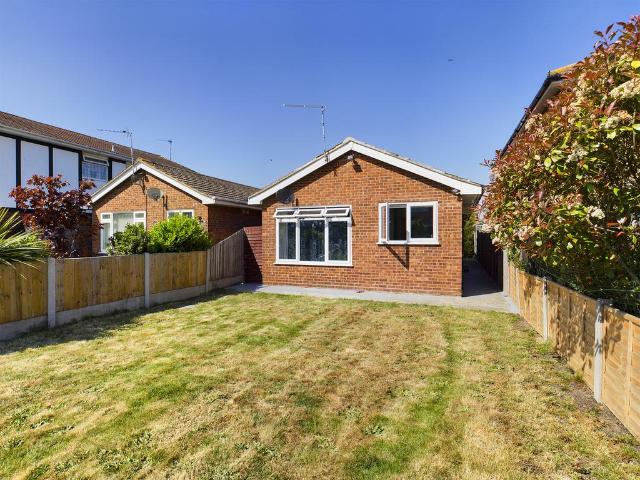 2 bedroom detached bungalow for sale