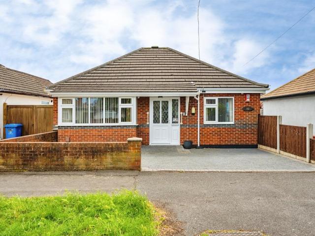 2 bedroom detached bungalow for sale