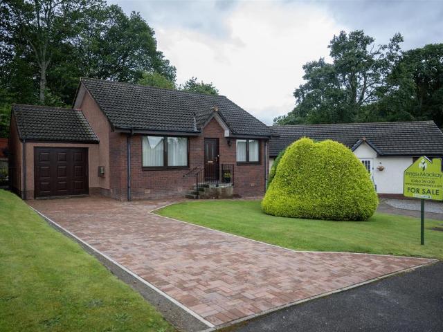 2 bedroom detached bungalow for sale