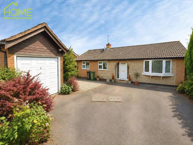 2 bedroom detached bungalow for sale