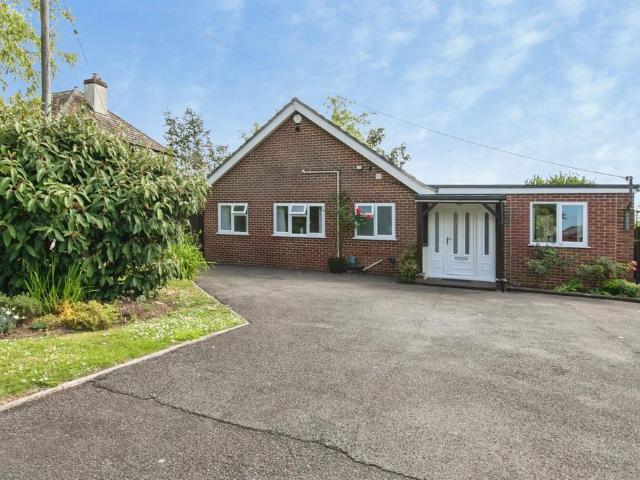 2 bedroom detached bungalow for sale