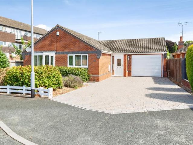 2 bedroom detached bungalow for sale