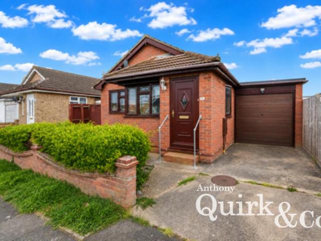 2 bedroom detached bungalow for sale