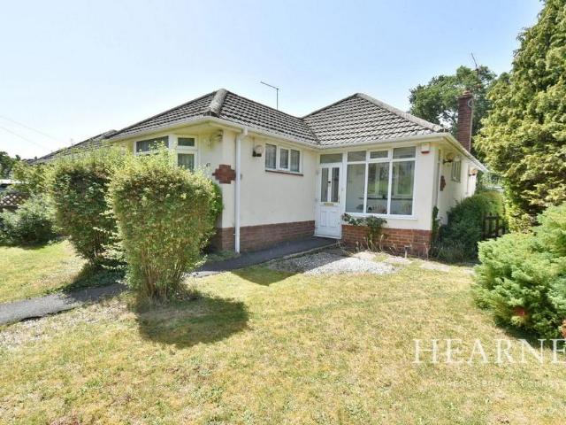 2 bedroom detached bungalow for sale