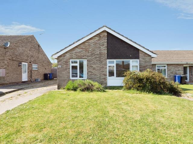 2 bedroom detached bungalow for sale