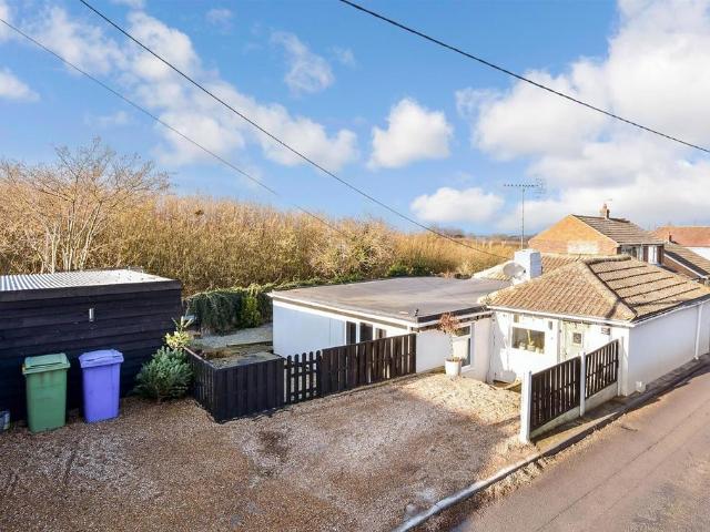 2 bedroom detached bungalow for sale