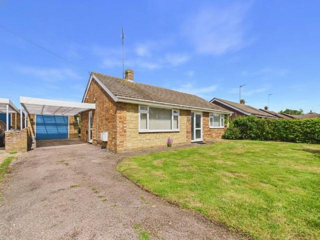 2 bedroom detached bungalow for sale
