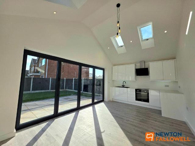 2 bedroom detached bungalow for sale