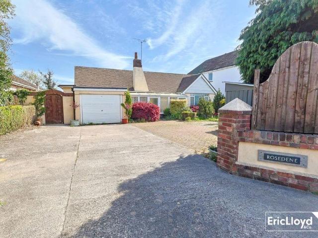 2 bedroom detached bungalow for sale