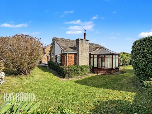 2 bedroom detached bungalow for sale
