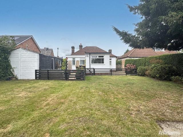 2 bedroom detached bungalow for sale
