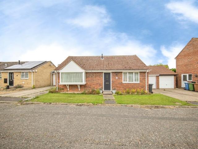 2 bedroom detached bungalow for sale