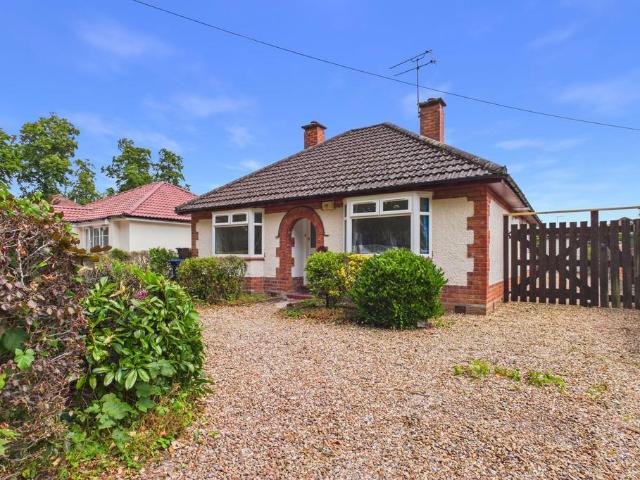 2 bedroom detached bungalow for sale