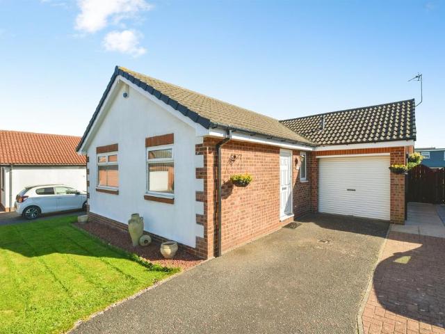 2 bedroom detached bungalow for sale