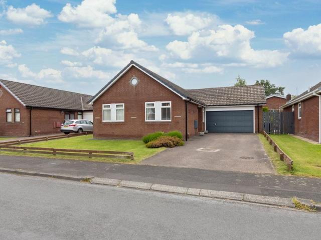 2 bedroom detached bungalow for sale