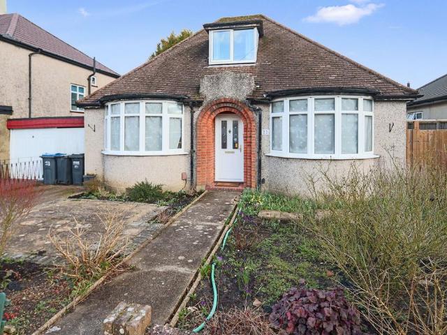 2 bedroom detached bungalow for sale