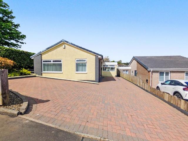 2 bedroom detached bungalow for sale