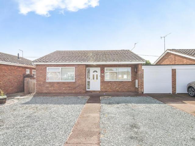 2 bedroom detached bungalow for sale