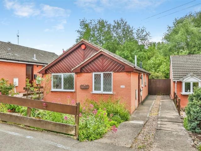 2 bedroom detached bungalow for sale