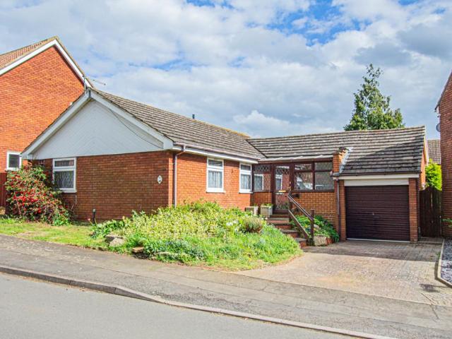 2 bedroom detached bungalow for sale