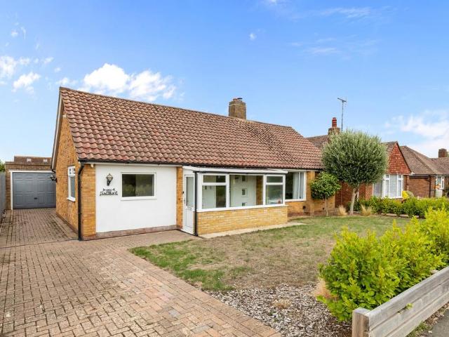 2 bedroom detached bungalow for sale