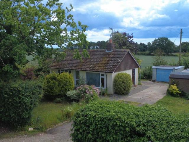 2 bedroom detached bungalow for sale