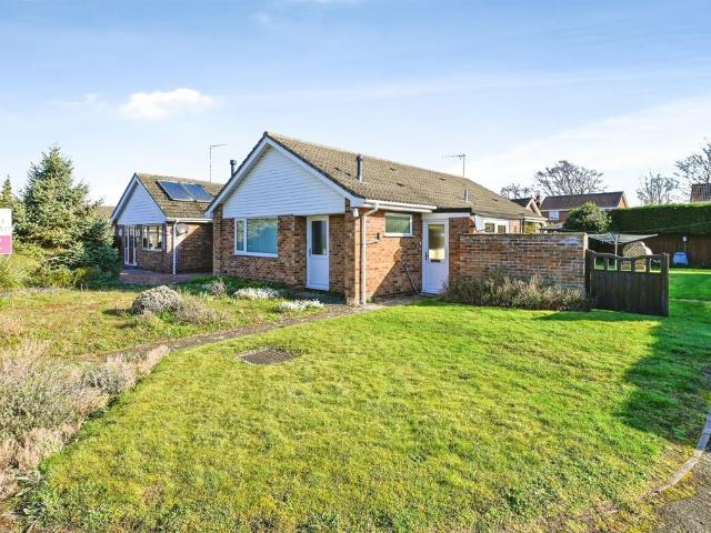 2 bedroom detached bungalow for sale