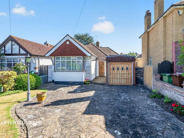 2 bedroom detached bungalow for sale