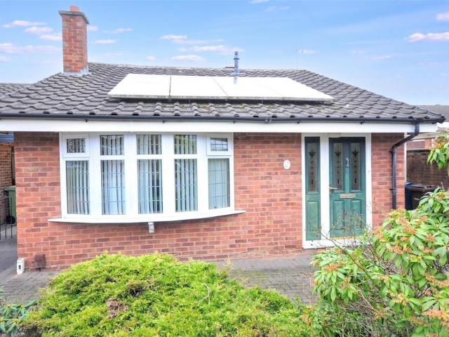 2 bedroom detached bungalow for sale