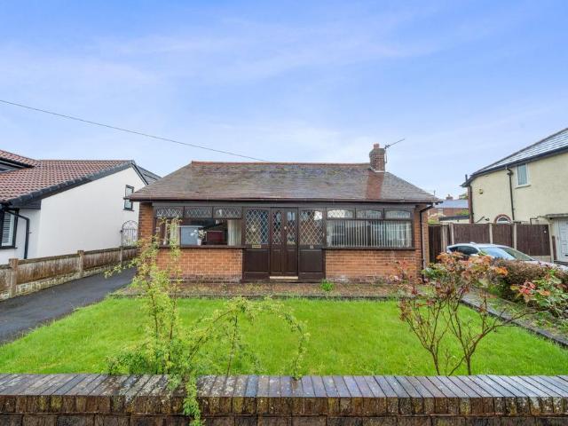 2 bedroom detached bungalow for sale