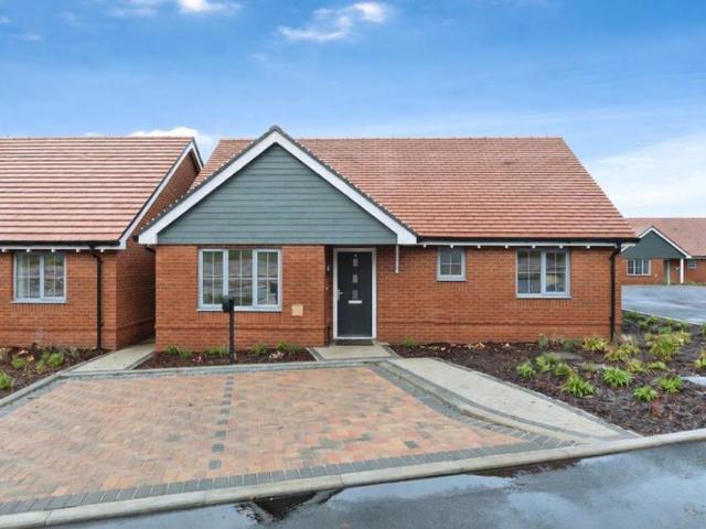 2 bedroom detached bungalow for sale