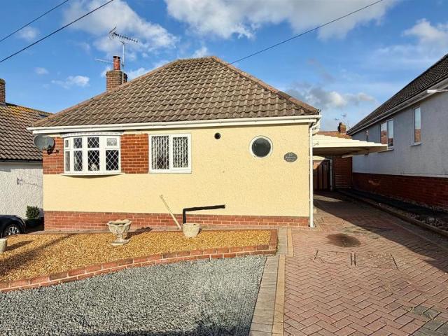 2 bedroom detached bungalow for sale