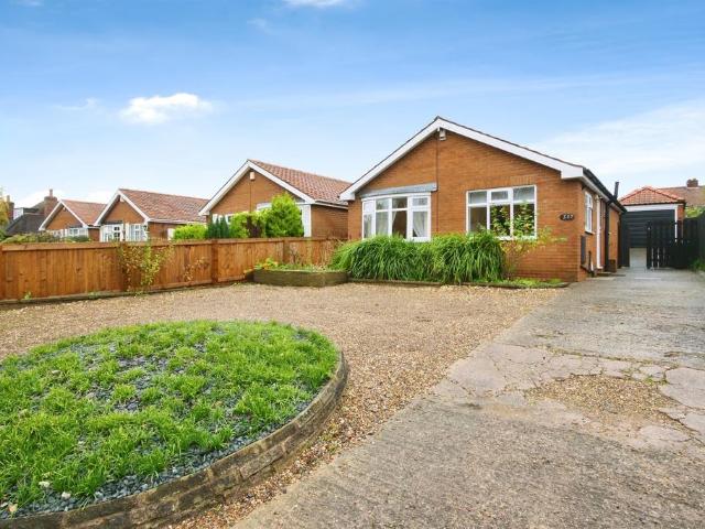 2 bedroom detached bungalow for sale