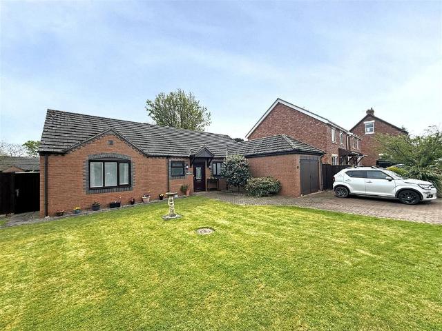 2 bedroom detached bungalow for sale