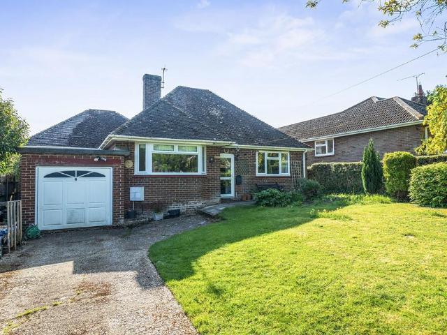 2 bedroom detached bungalow for sale