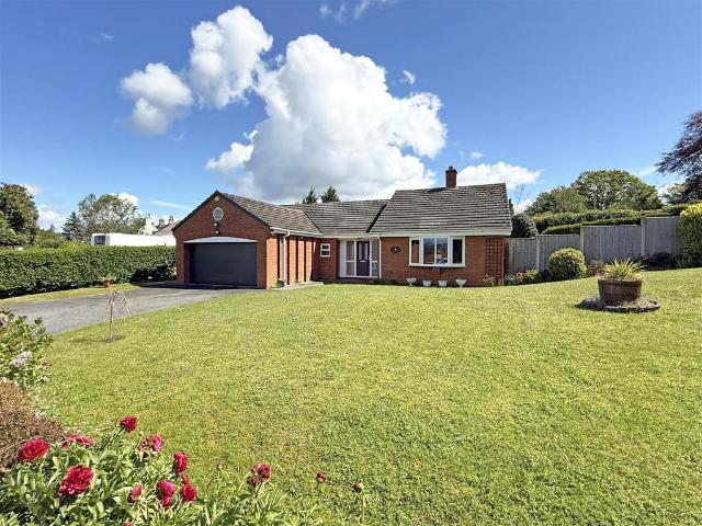 2 bedroom detached bungalow for sale