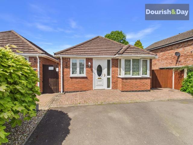 2 bedroom detached bungalow for sale