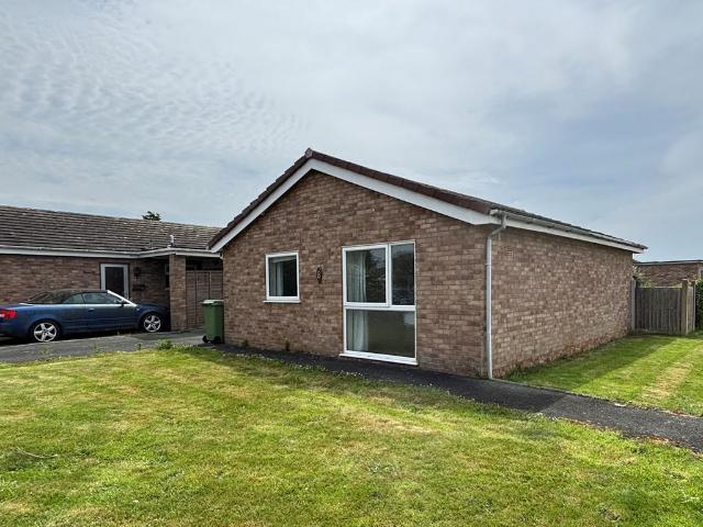 2 bedroom detached bungalow for sale