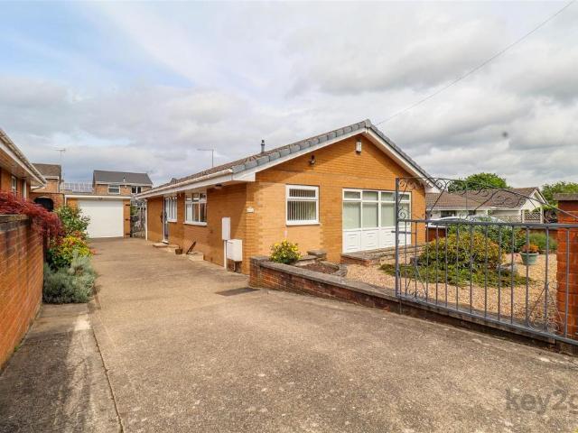 2 bedroom detached bungalow for sale